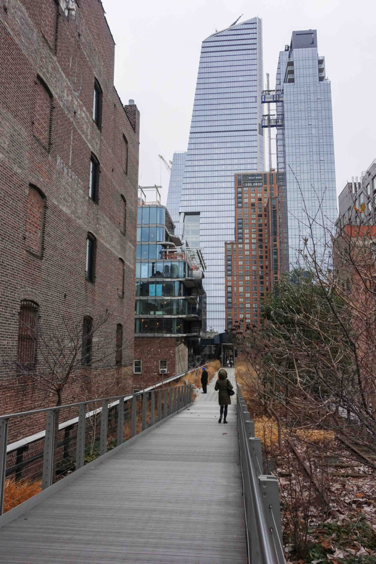 What's that building on the High Line? | Livin' The High Line