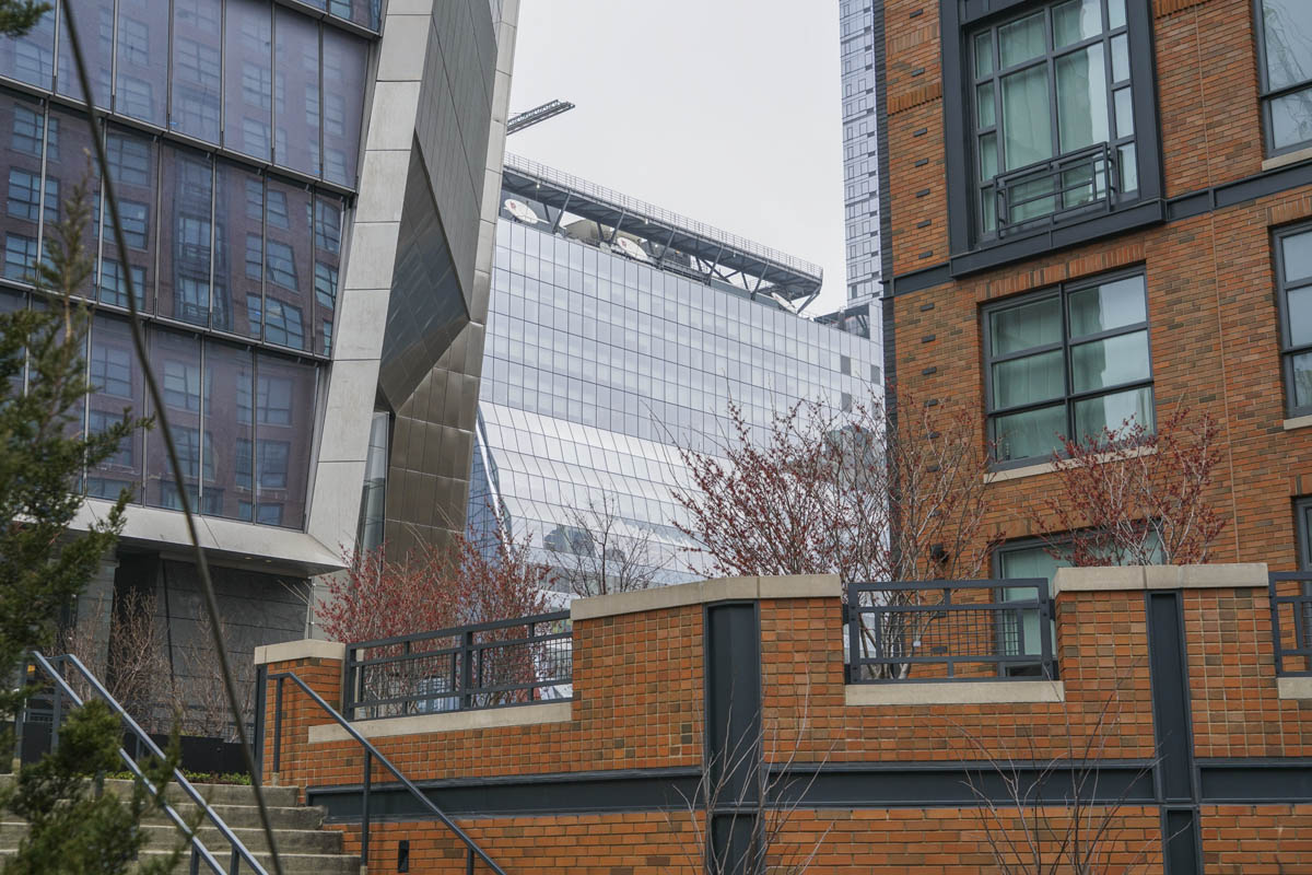 What's that building on the High Line? | Livin' The High Line