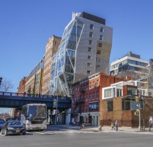 What's that building on the High Line? | Livin' The High Line